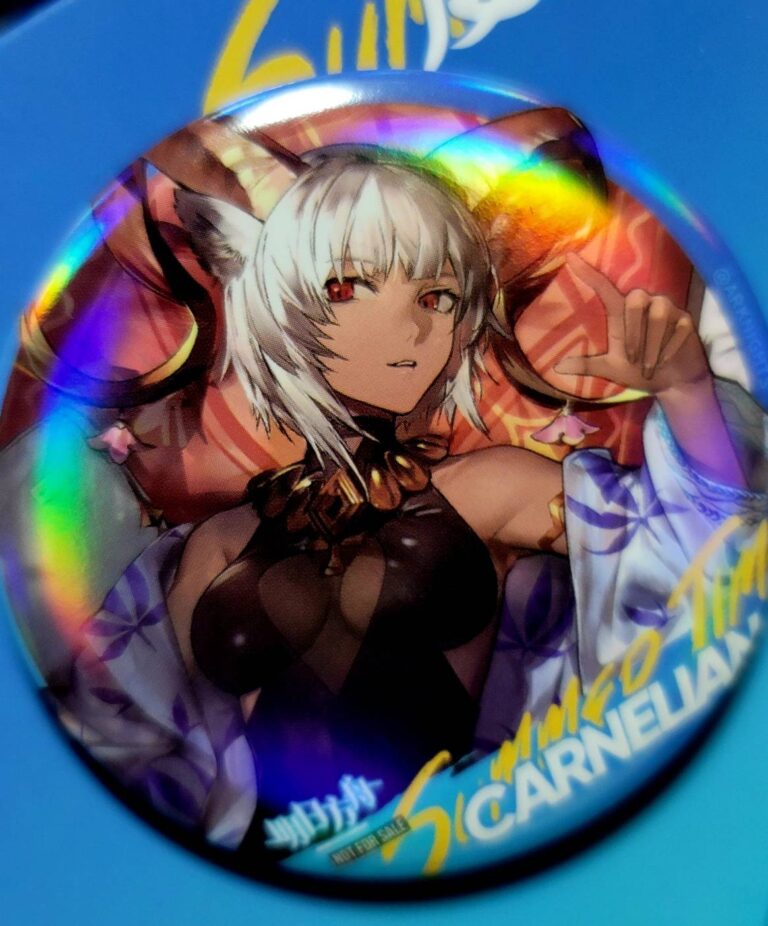 大陸限定公式グッズ缶バッジ(6cm)購入特典(非売品)(CORAL COASTシリーズ)「カーネリアン」炎陽煌く露 SD08│アークナイツあなたの知らないグッズの世界(明日方舟)